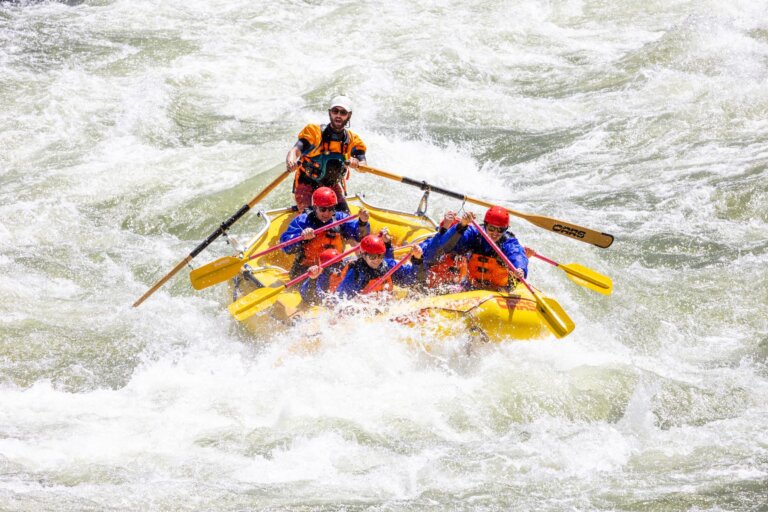 The Insider's Guide to Whitewater Rafting in California – OARS