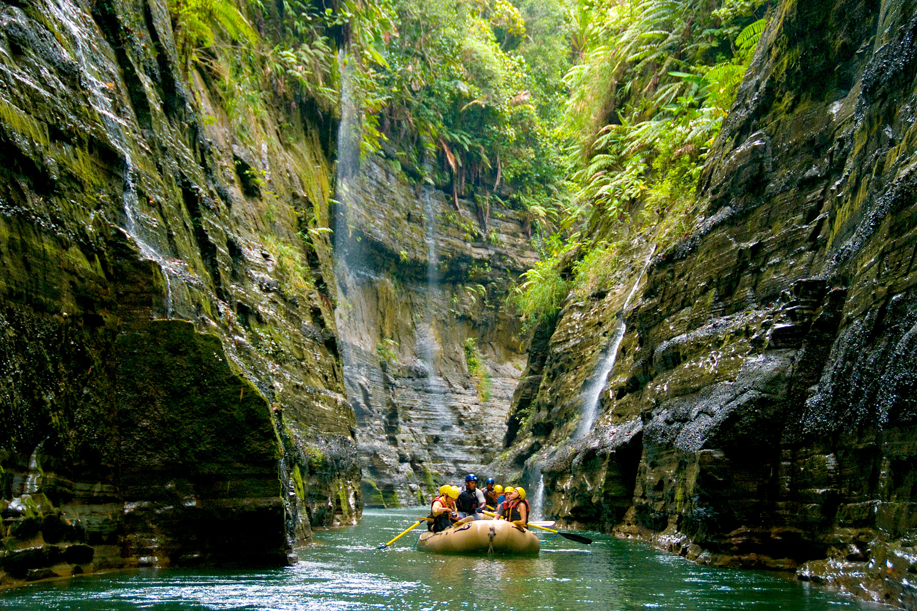Upper Navua Gorge: Fiji Whitewater Rafting