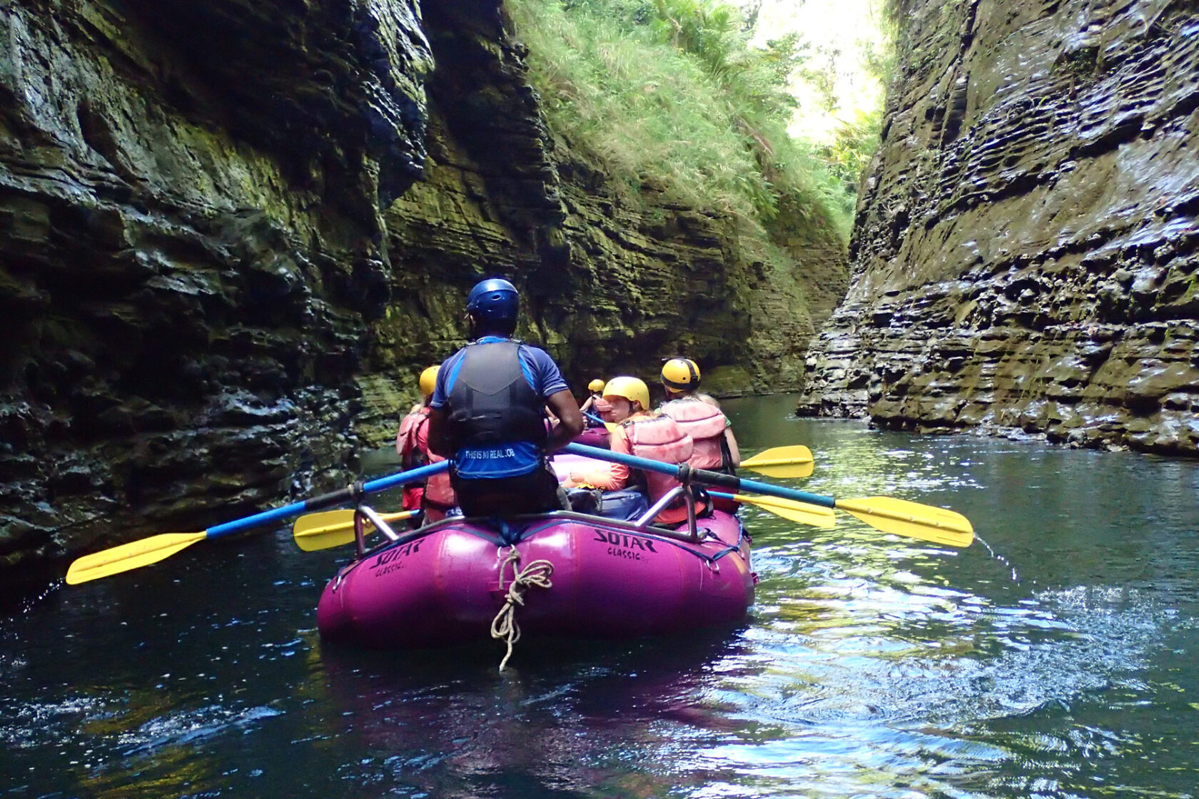 Upper Navua Gorge: Fiji Whitewater Rafting