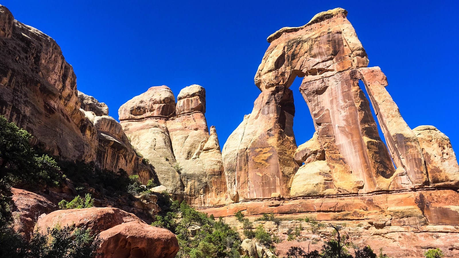 7 Awe-inspiring Hikes in Canyonlands National Park – OARS
