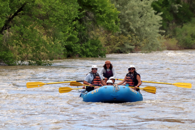 The 6 Best Colorado Rafting Day Trips for Whitewater Adventure – OARS